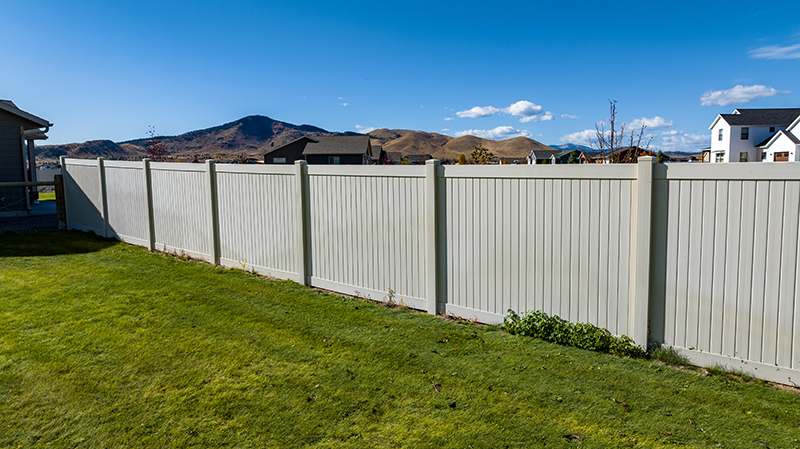 Fence Builder In Helena | Vinyl Fence, Chain Link Fence, Pipe Fence ...
